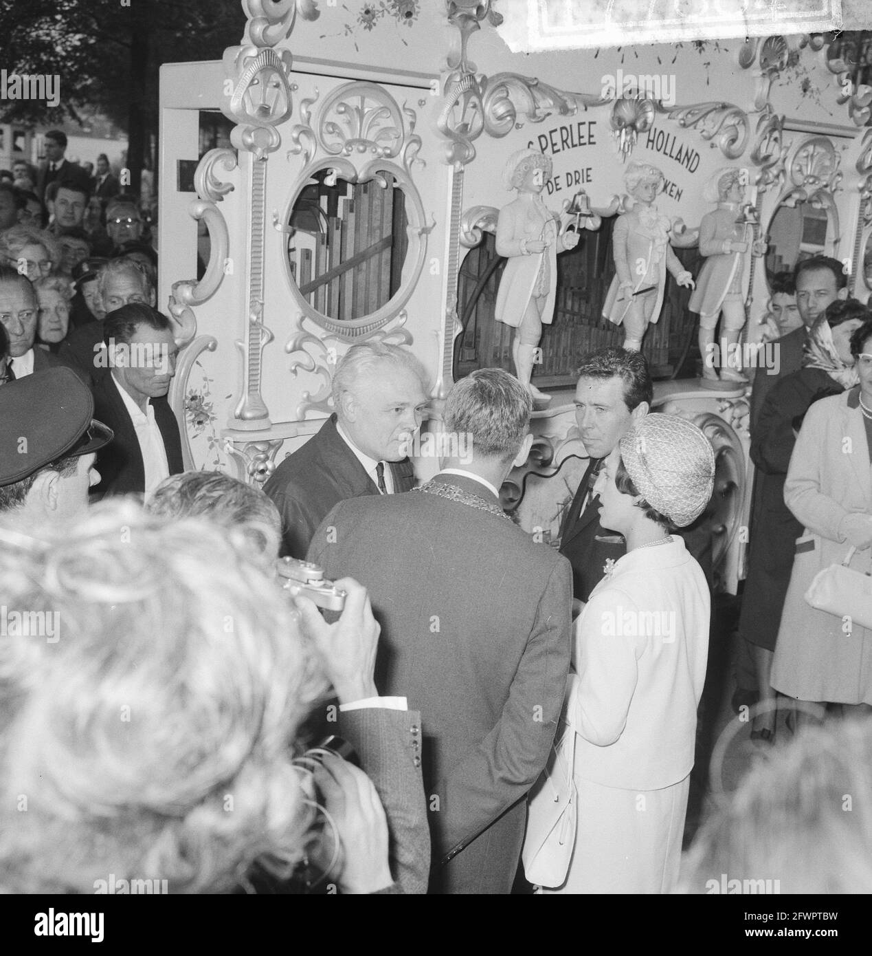 Princess Margaret and Lord Snowdon departed by boat from Amstel Quay ...