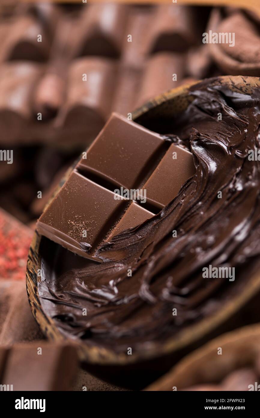 Chocolate bar, candy sweet, cacao beans and powder Stock Photo - Alamy