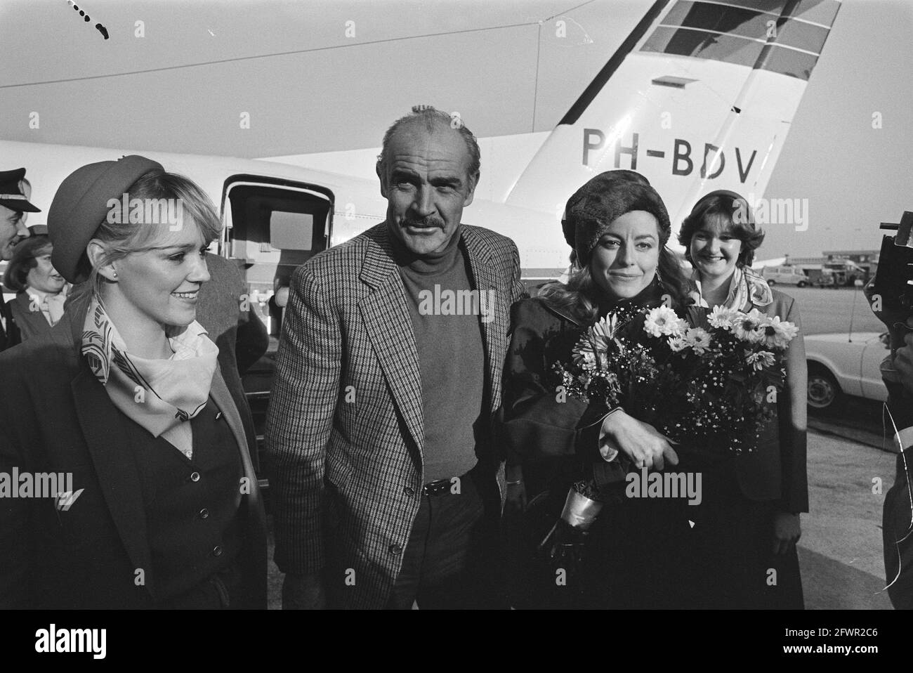 Sean connery james bond hi-res stock photography and images - Alamy