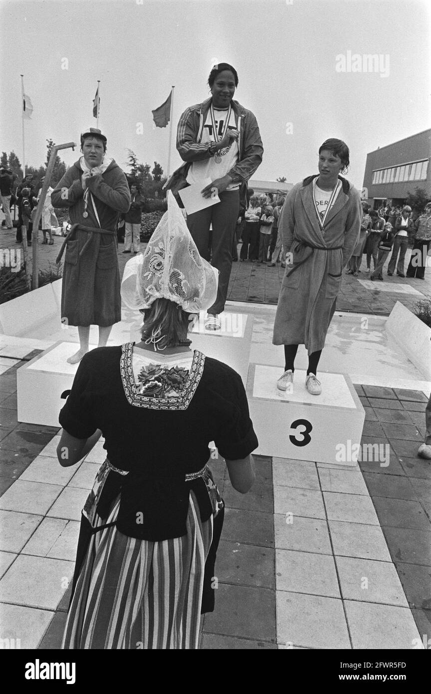 National Swimming Championships in Volendam, honoring left Annelies ...