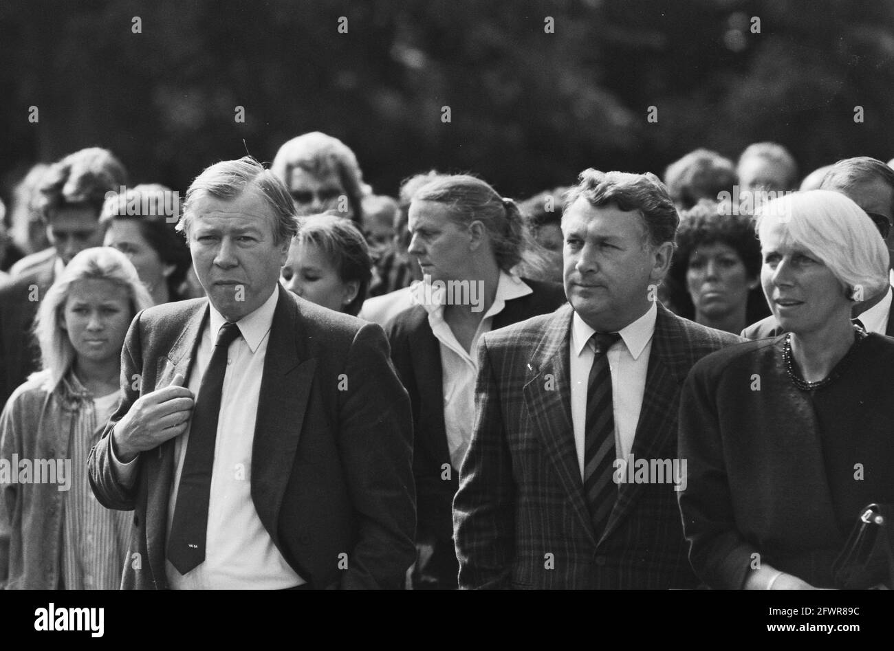 Cremation TV presenter Willem Ruis in Driehuis/Westerveld; Vara ...