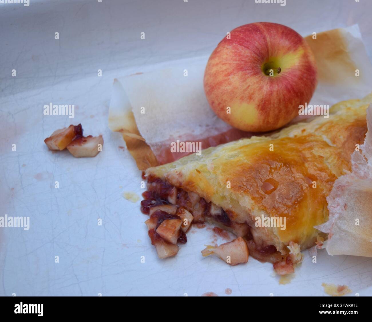 Freshly cut apple pie hi-res stock photography and images - Alamy