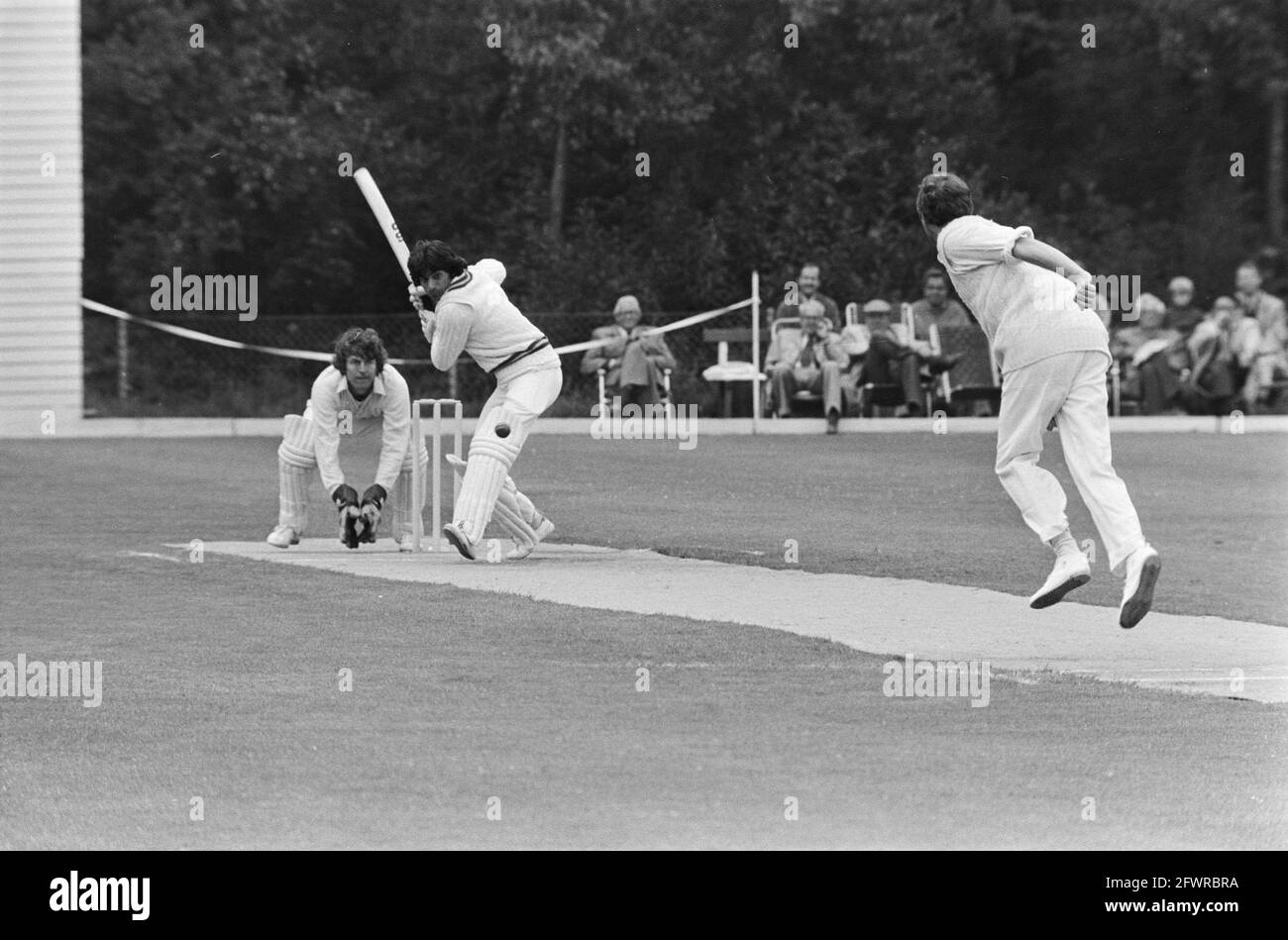 Dutch cricket keeper renee schoonheim hi-res stock photography and ...