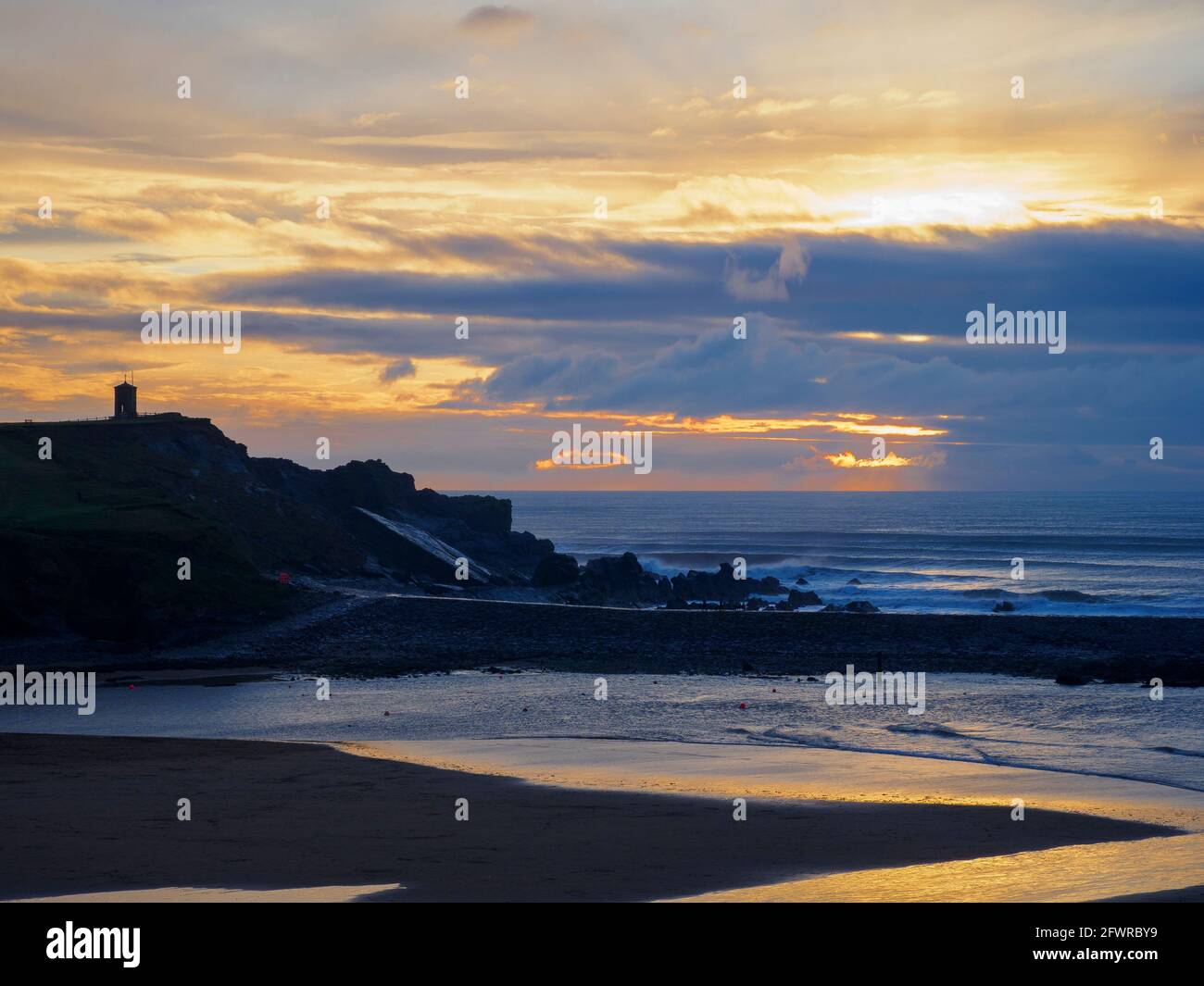 The Storm tower on the cliffs above Summerleaze Beach in Bude, Cornwall ...