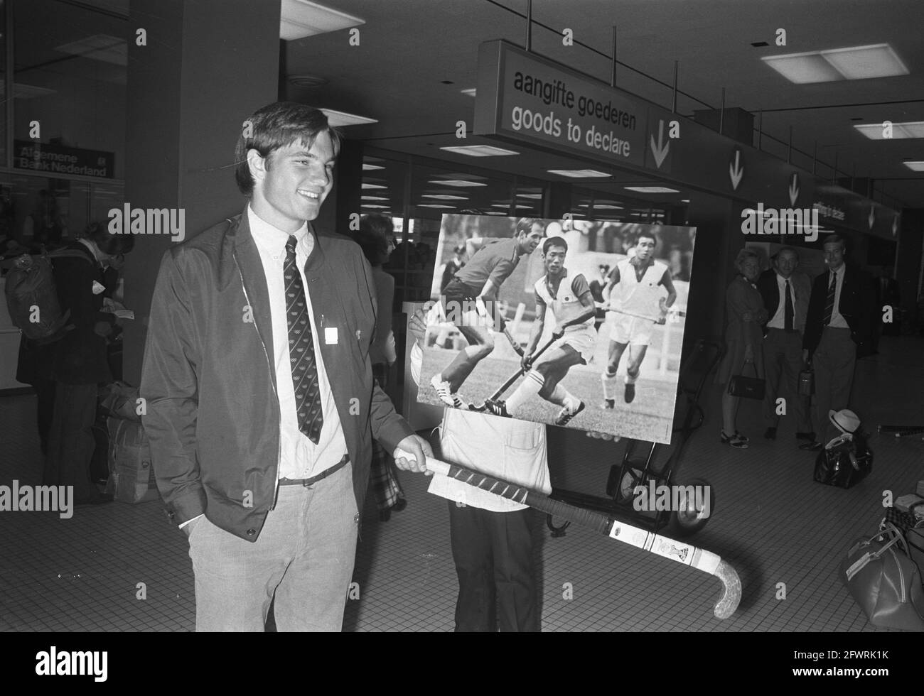 Dutch participants Olympic Games back at Schiphol (neg. number 34) Ties ...