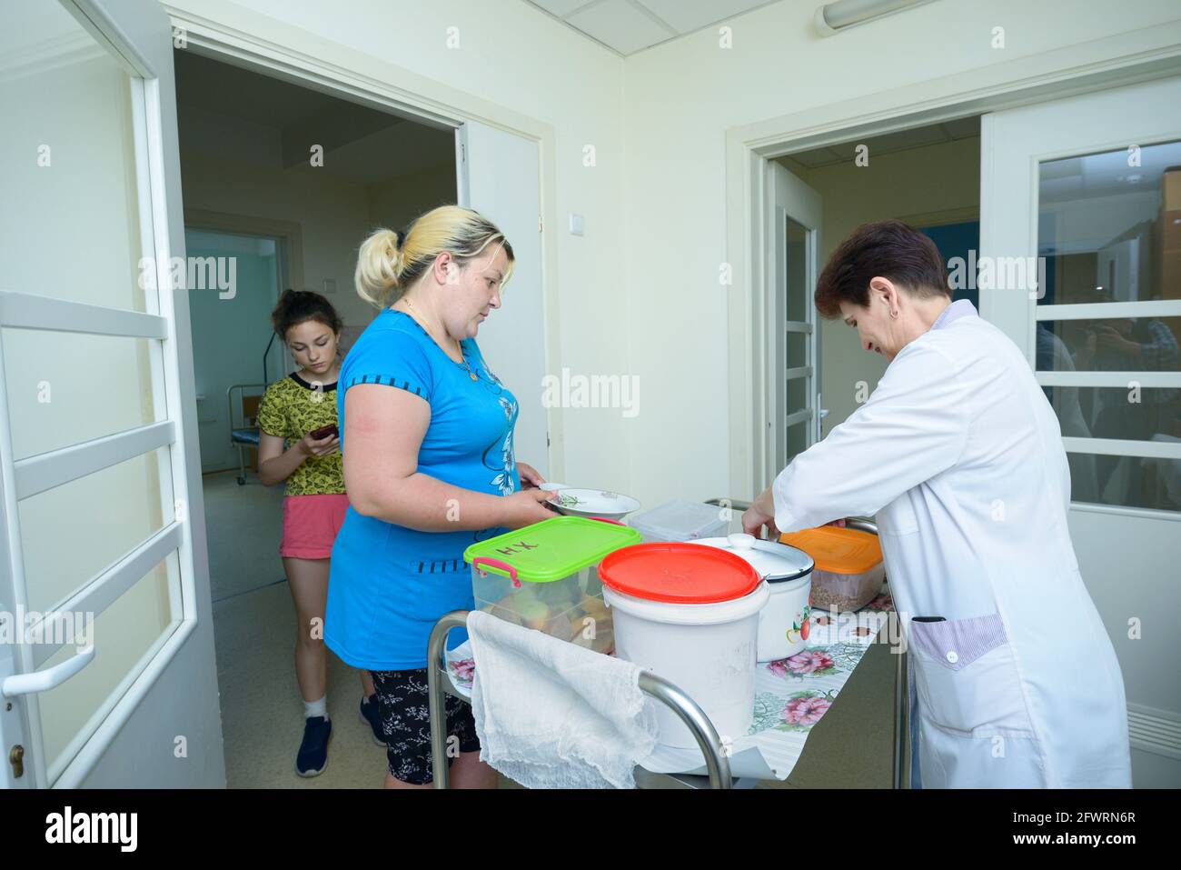 Hospital food tray hi-res stock photography and images - Alamy