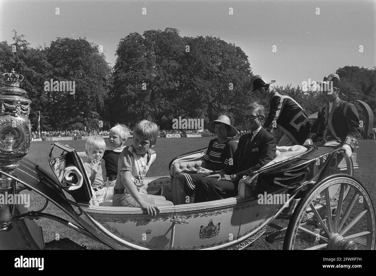 Royal couple in caleche hi-res stock photography and images - Alamy