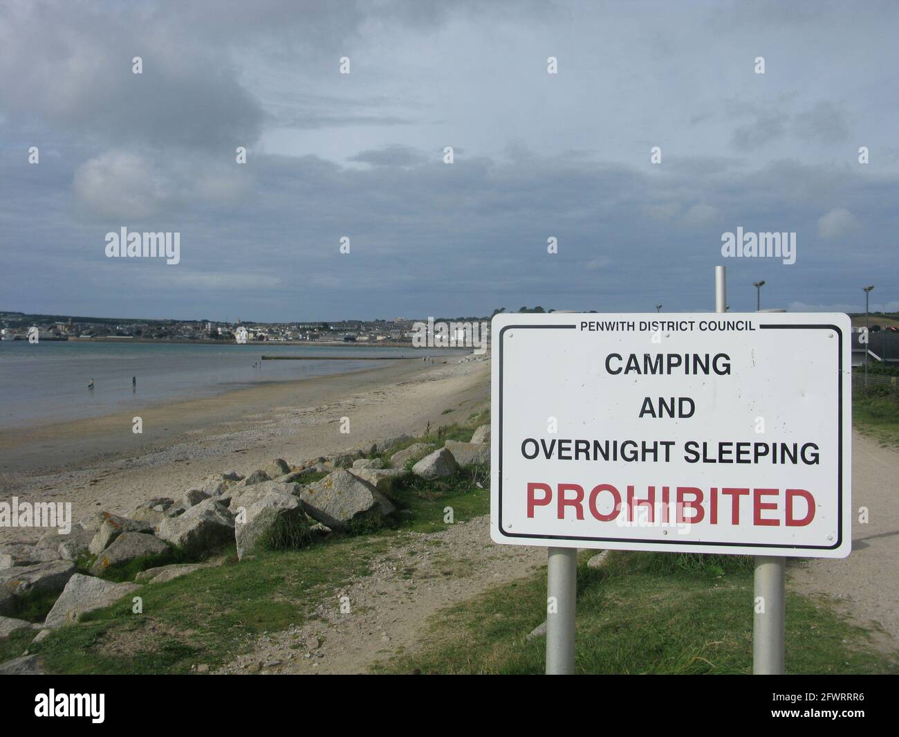 Sleeping prohibited hi-res stock photography and images - Alamy