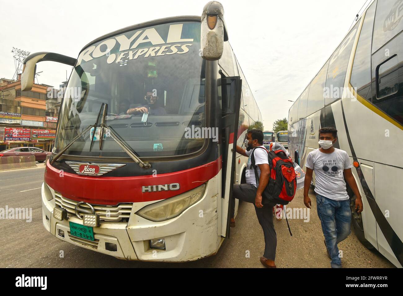 Dhaka bus terminal hi-res stock photography and images - Alamy