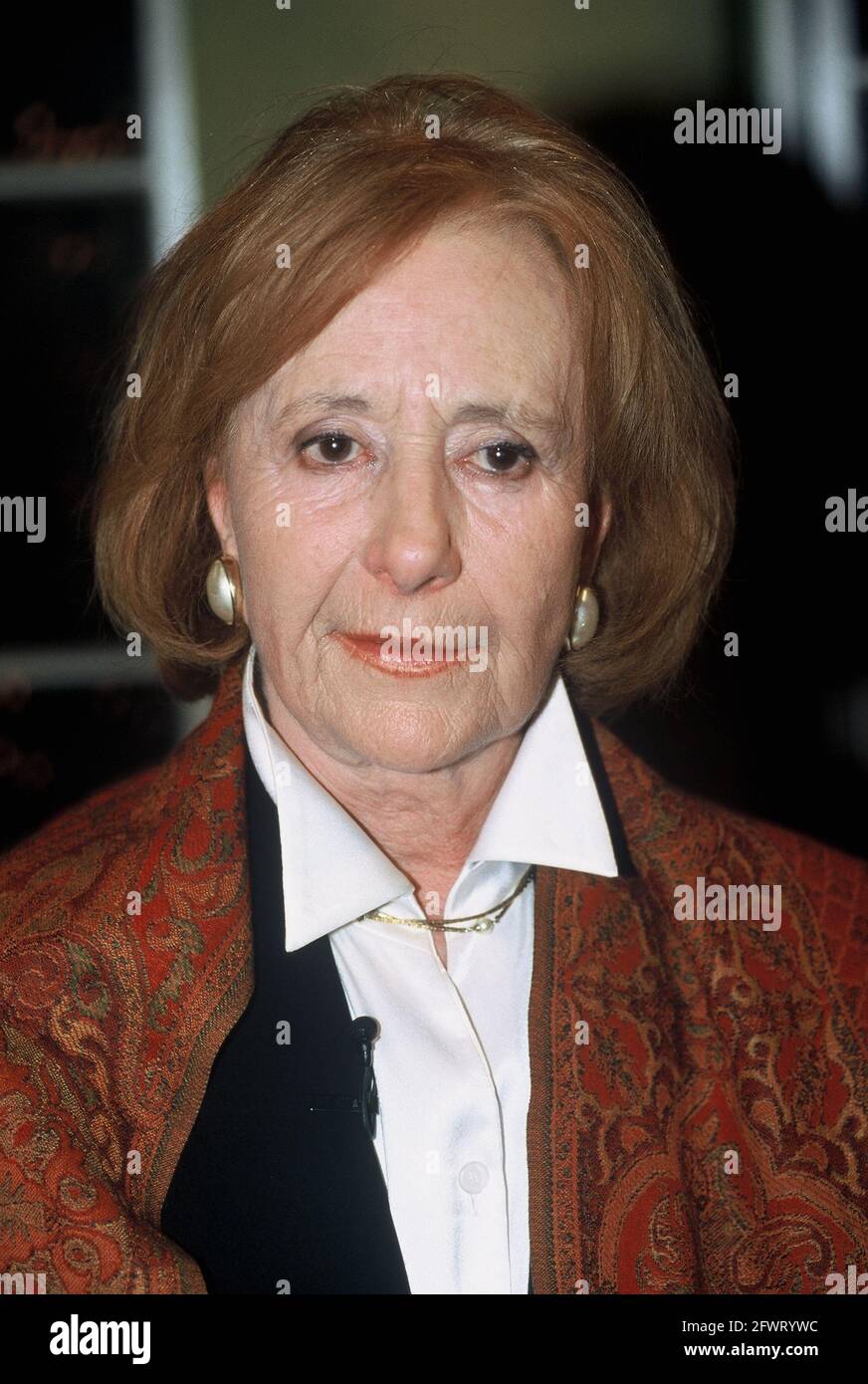 Cologne, Germany. 21st May, 2003. Actress Rosemarie FENDEL poses in ...