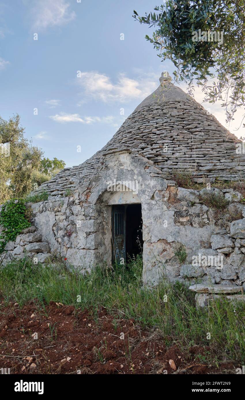 Old trulli near alberobello puglia hi-res stock photography and images ...