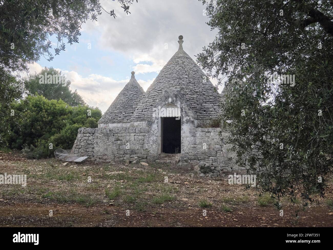 Old trulli near alberobello puglia hi-res stock photography and images ...