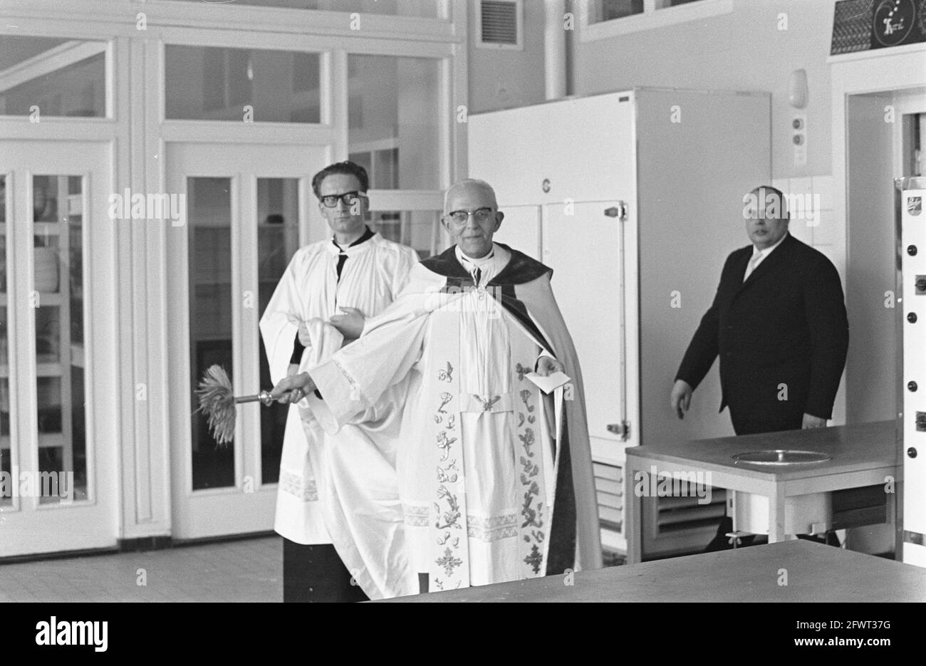 New Catholic bakery and confectionery school on Reinaert Vosstraat ...