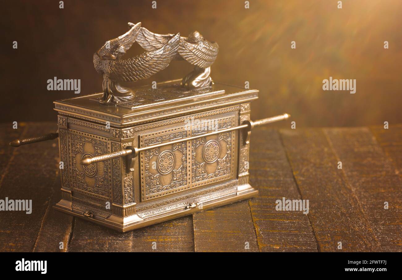 Tabernacle ark of the covenant hi-res stock photography and images - Alamy