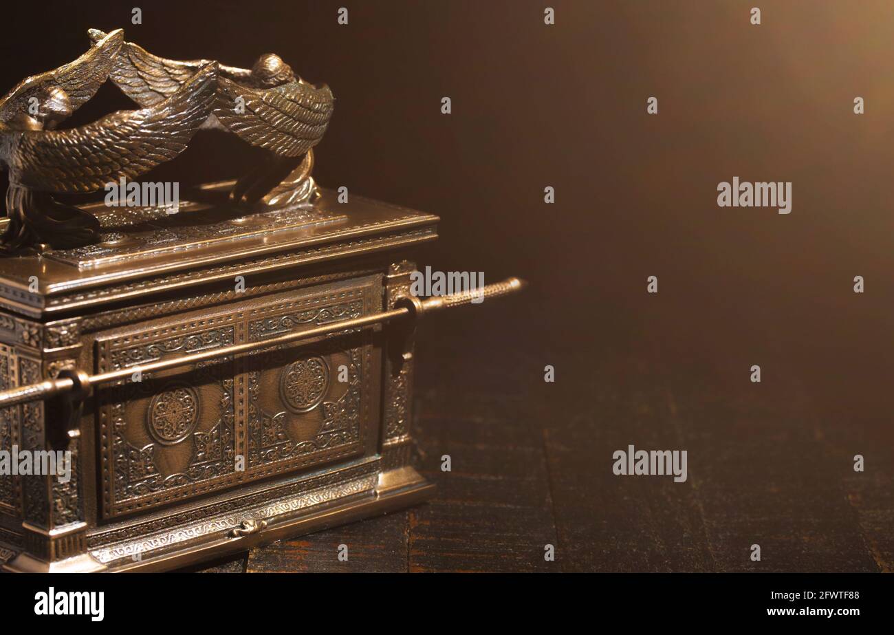 Tabernacle ark of the covenant hi-res stock photography and images - Alamy