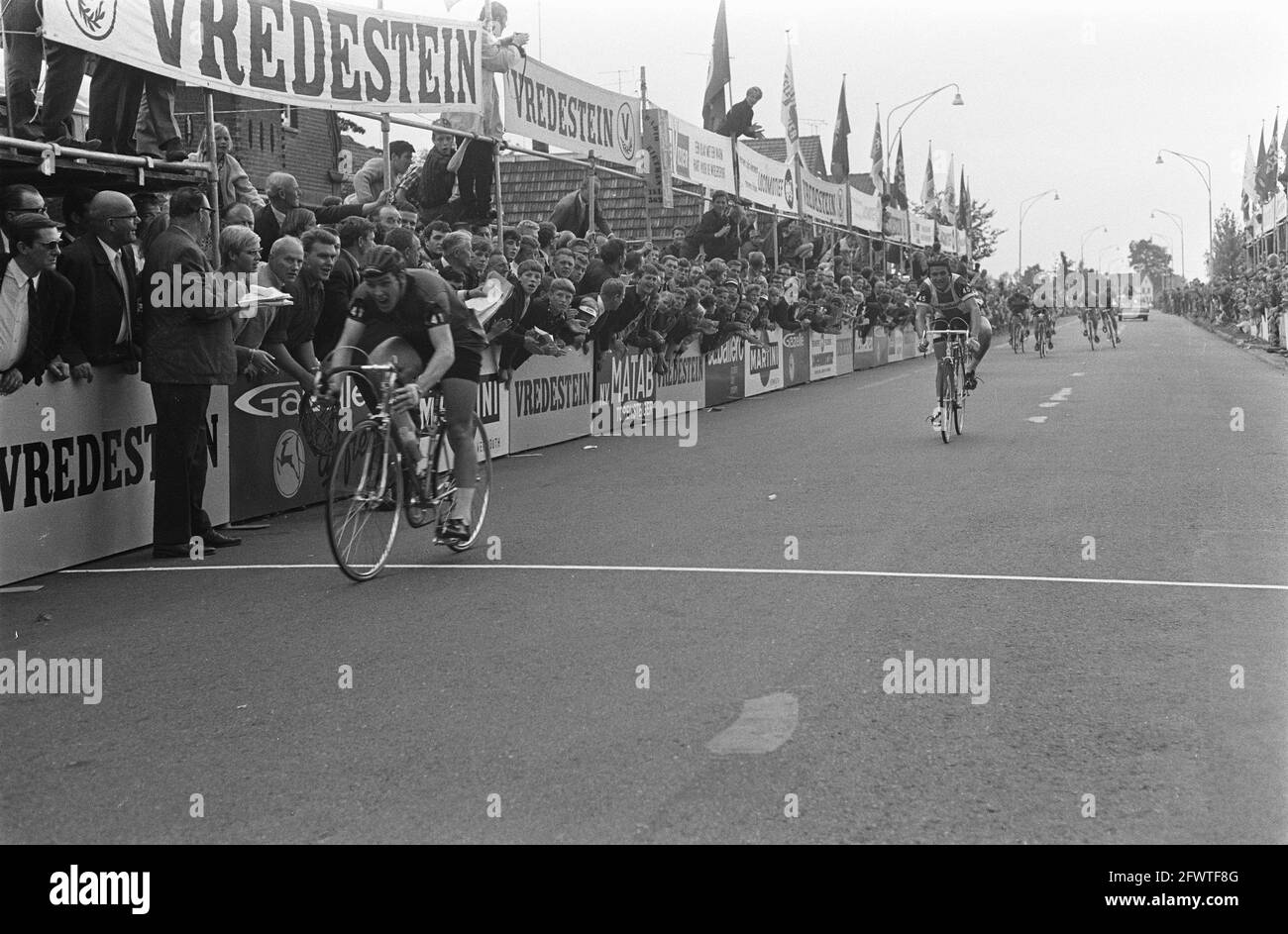 Number 4 finish Black and White Stock Photos & Images - Alamy