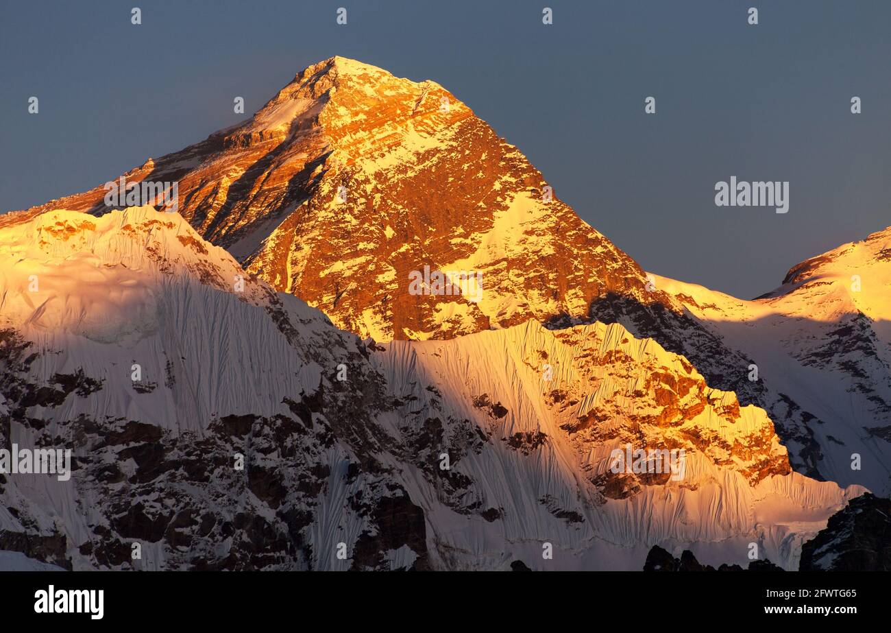Evening panoramic view of mount Everest with blue sky from Gokyo valley ...