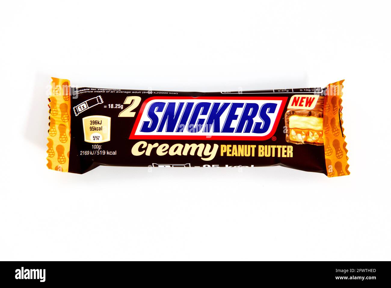 Snickers chocolate bar peanut hi-res stock photography and images - Alamy