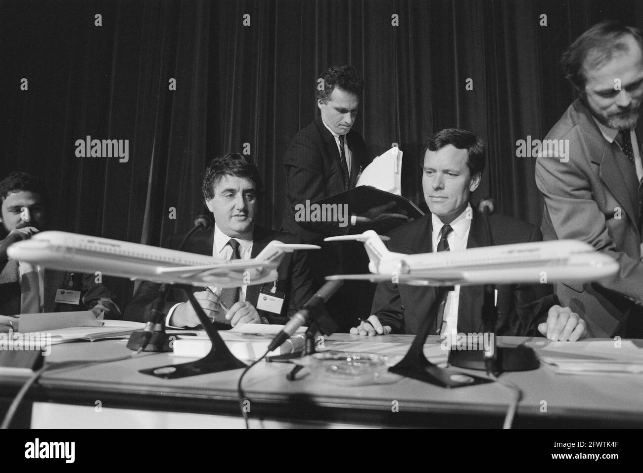 Signing of contract by Fokker with British Air Europe Express for ...