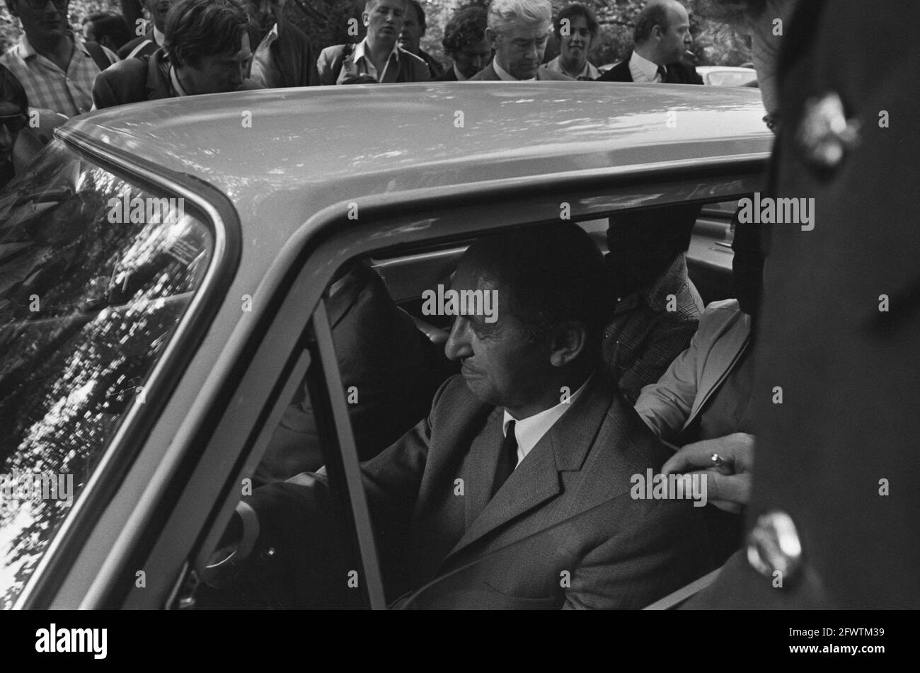 Ambonese occupy residence of Indonesian Ambassador, Wassenaar, August ...