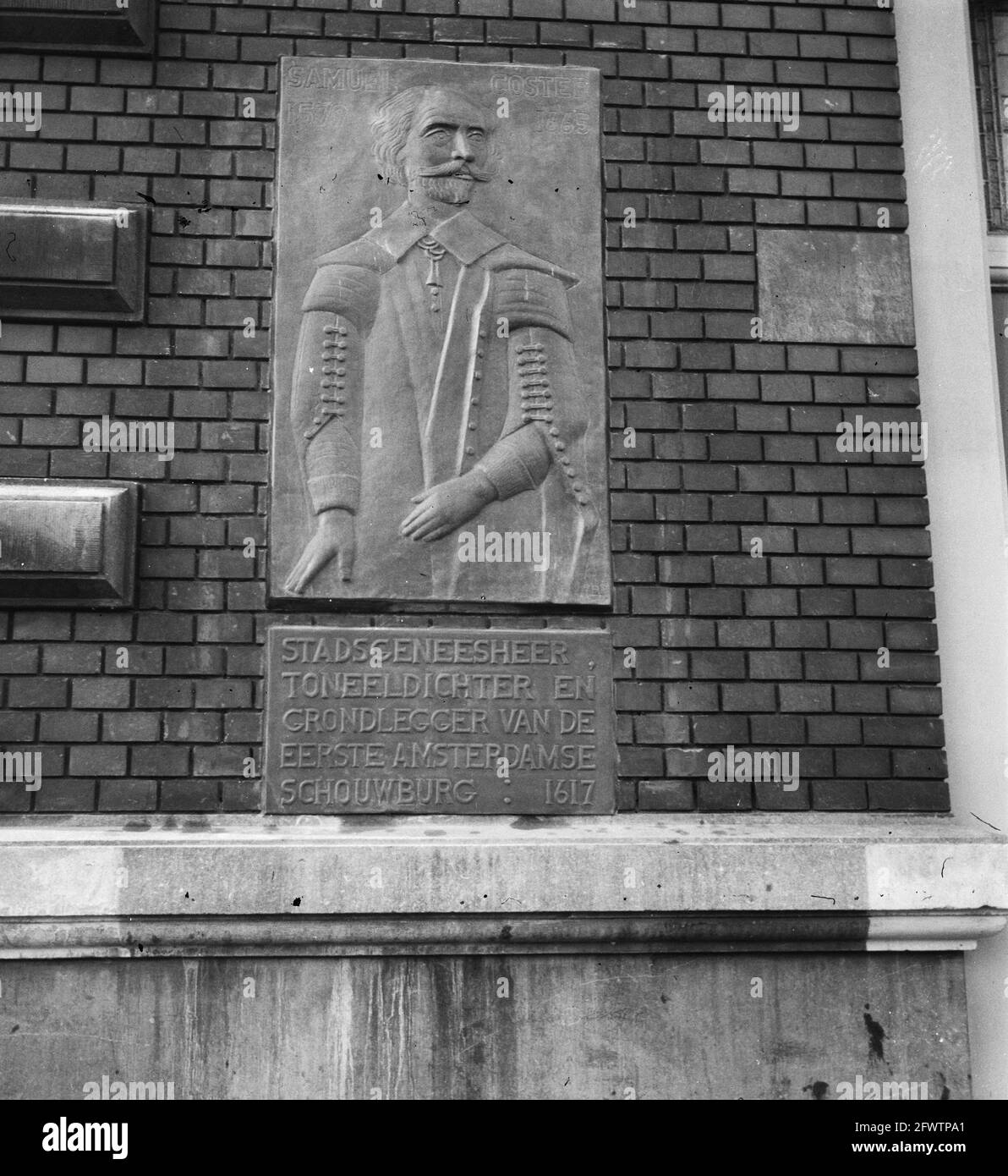 Revealing memorial plaque samuel coster hi-res stock photography and ...