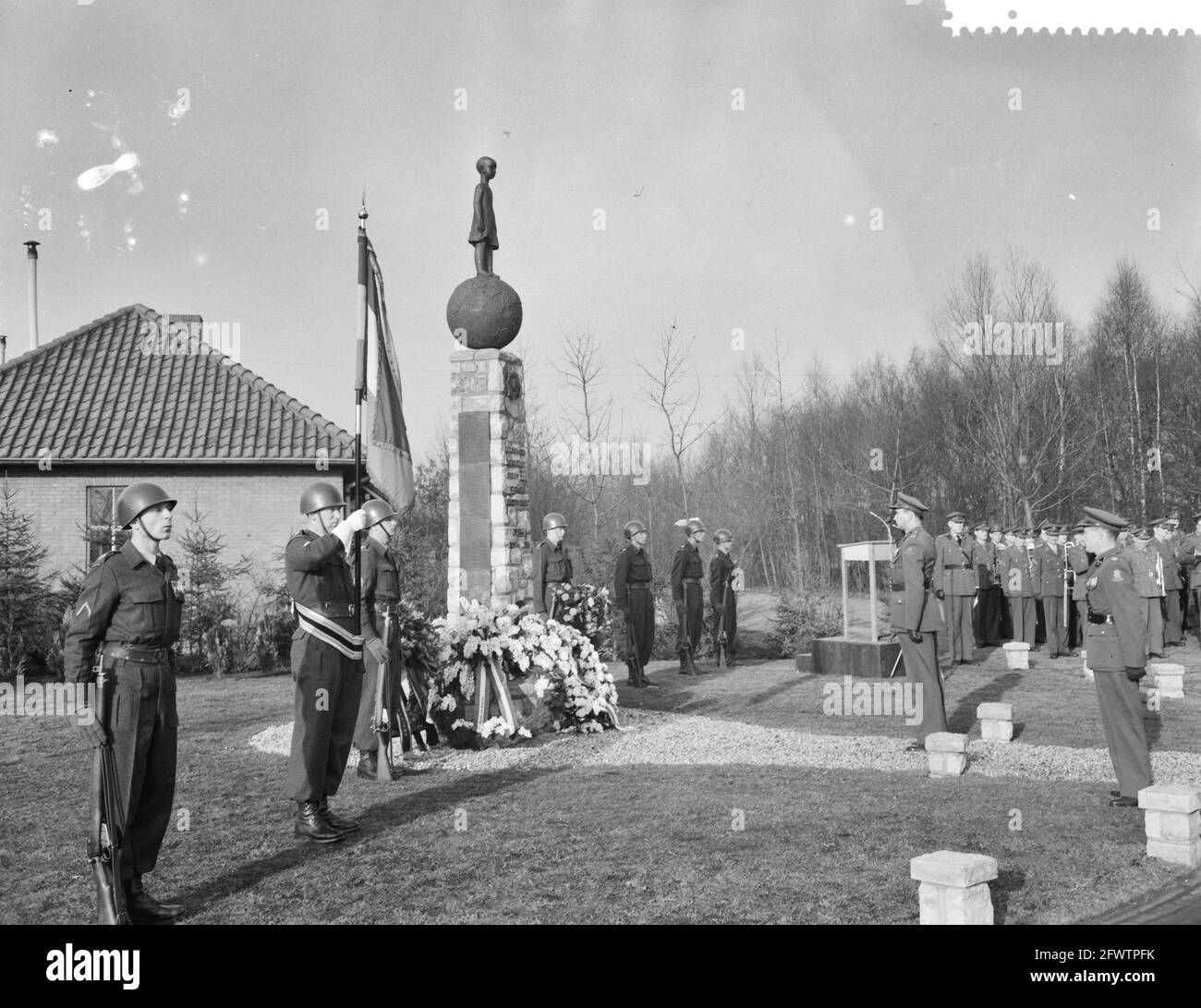 Revealing monument in remembrance of the fallen of the Korea detachment ...