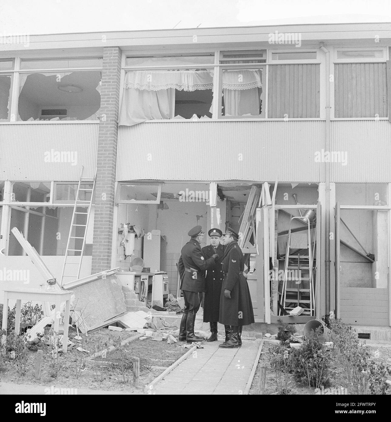 1962 explosion hi-res stock photography and images - Alamy