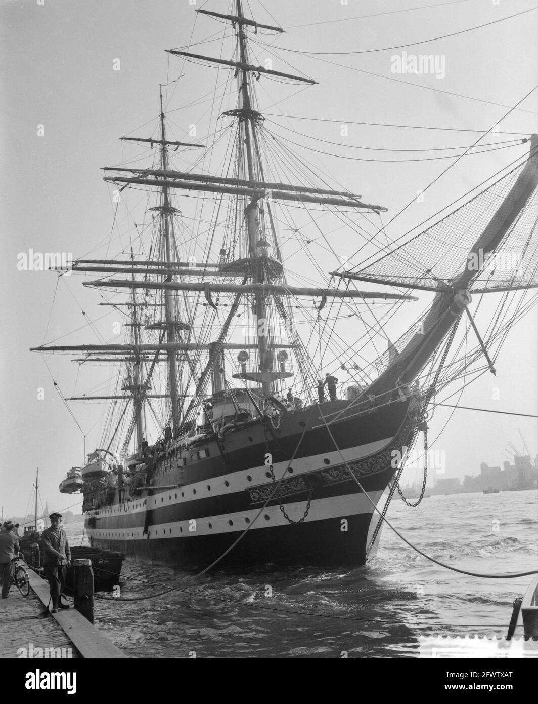 Italian training ship amerigo vespucci Black and White Stock Photos ...
