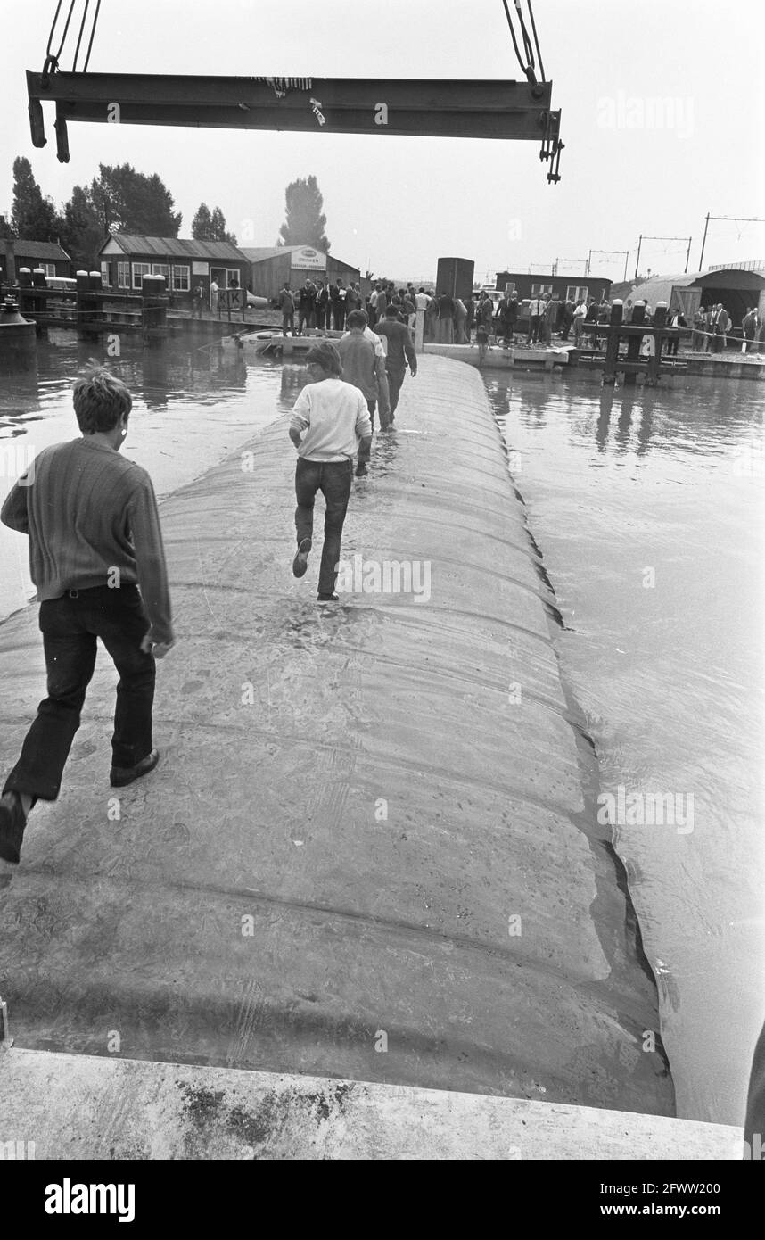 Inflatable dam in Weespertrekvaart canal near Omval, Amsterdam, 14 ...