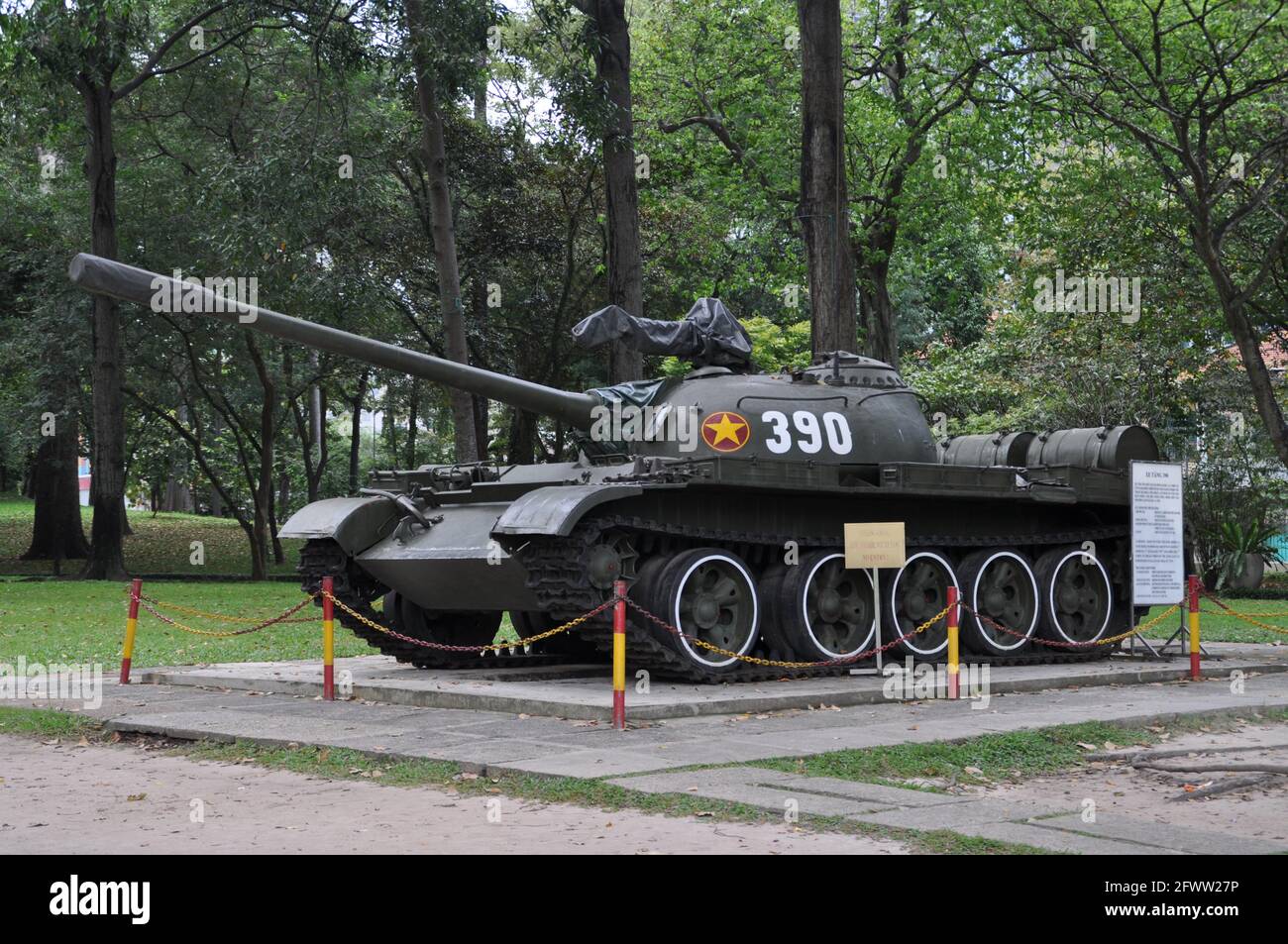 Tank in front of the Reunification Palace in Ho Chi Minh City, Vietnam Stock Photo - Alamy
