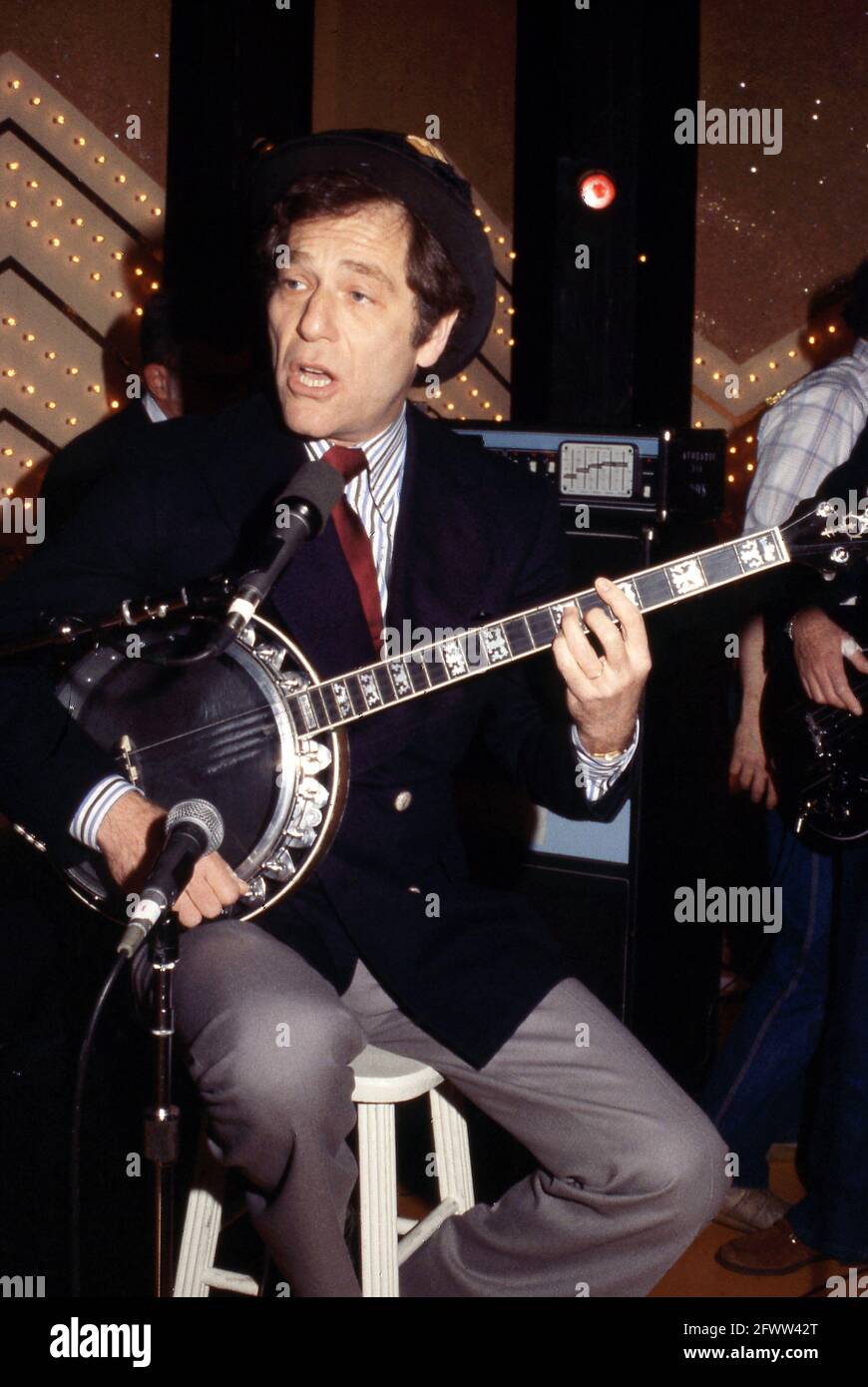 George Segal Circa 1980's Credit: Ralph Dominguez/MediaPunch Stock ...