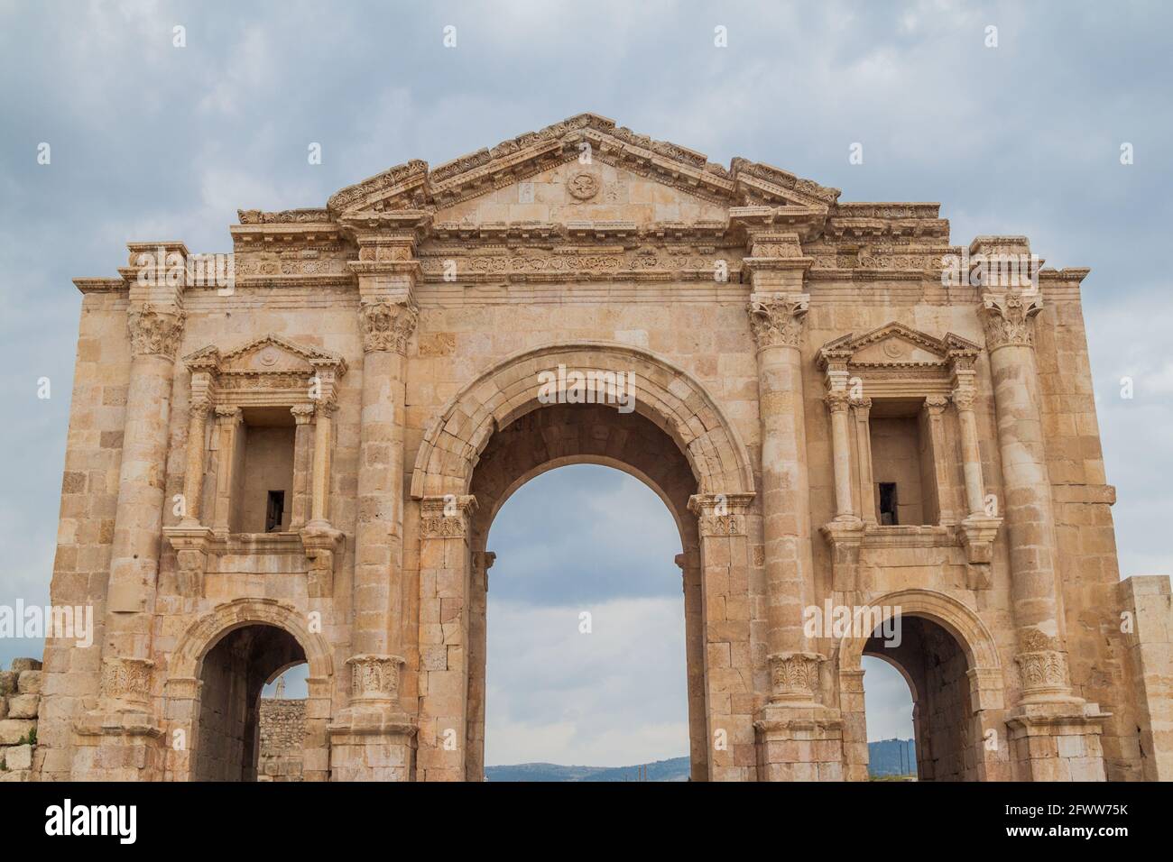 Arch of Hadrian in Jerash, Jordan Stock Photo - Alamy