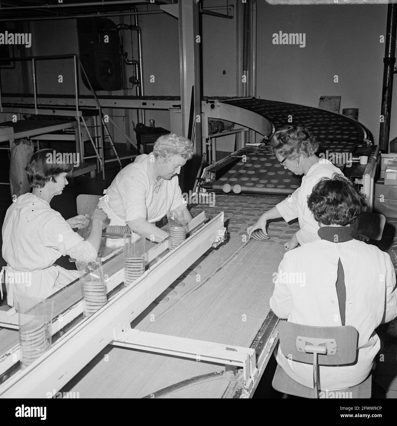 Assembly line work history hi-res stock photography and images - Alamy
