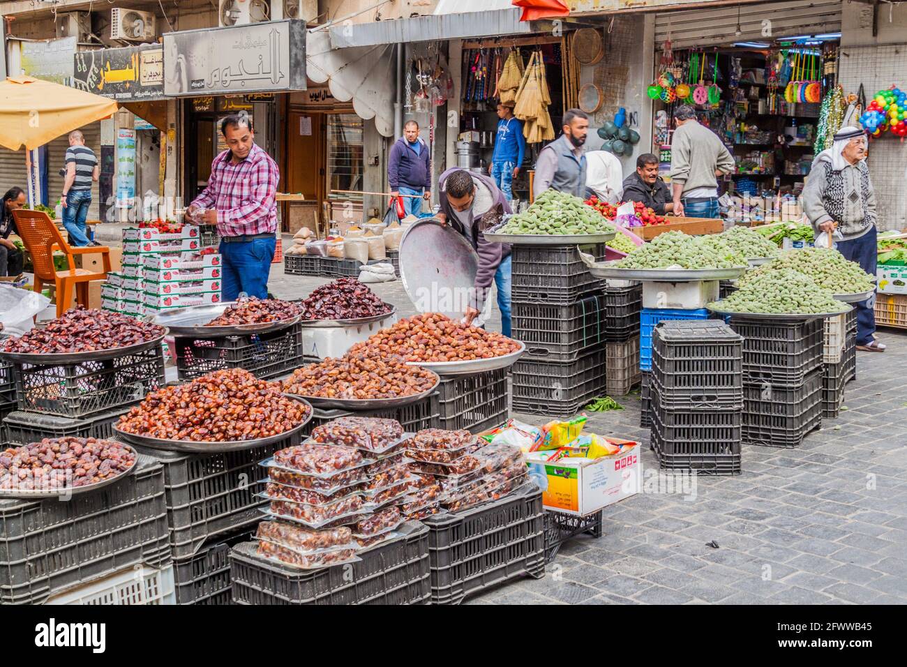 Assorted food stalls hi-res stock photography and images - Alamy