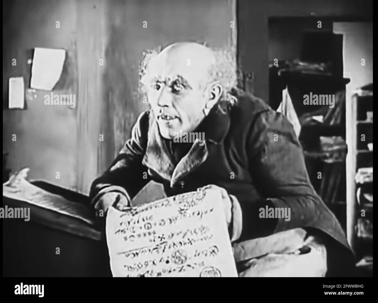 Vintage screenshot from F W Murnaus Nosferatu Stock Photo - Alamy