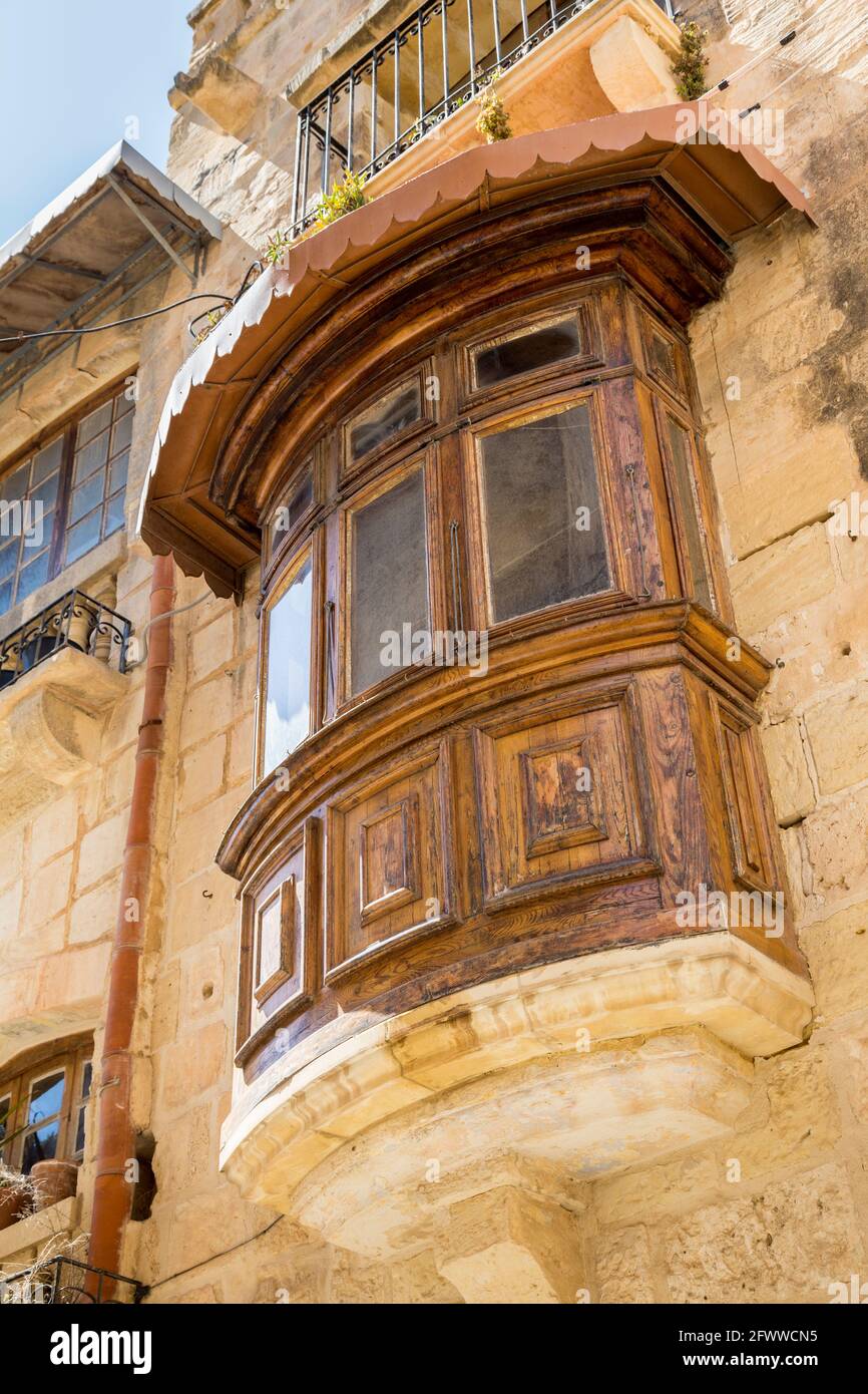Bay window balcony hi-res stock photography and images - Alamy