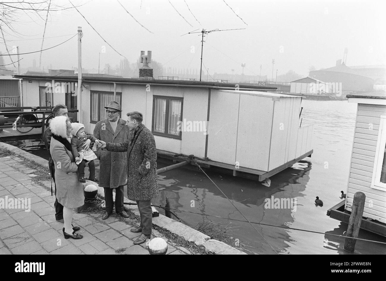 Woonboats hi-res stock photography and images - Alamy