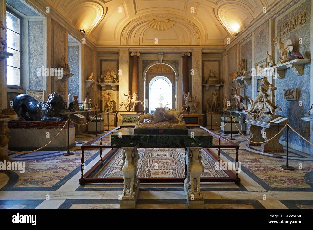 Hall of the Vatican Museums with ancient Roman finds Stock Photo - Alamy