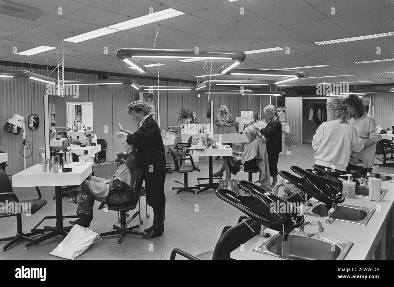 Hair salon knip hi-res stock photography and images - Alamy