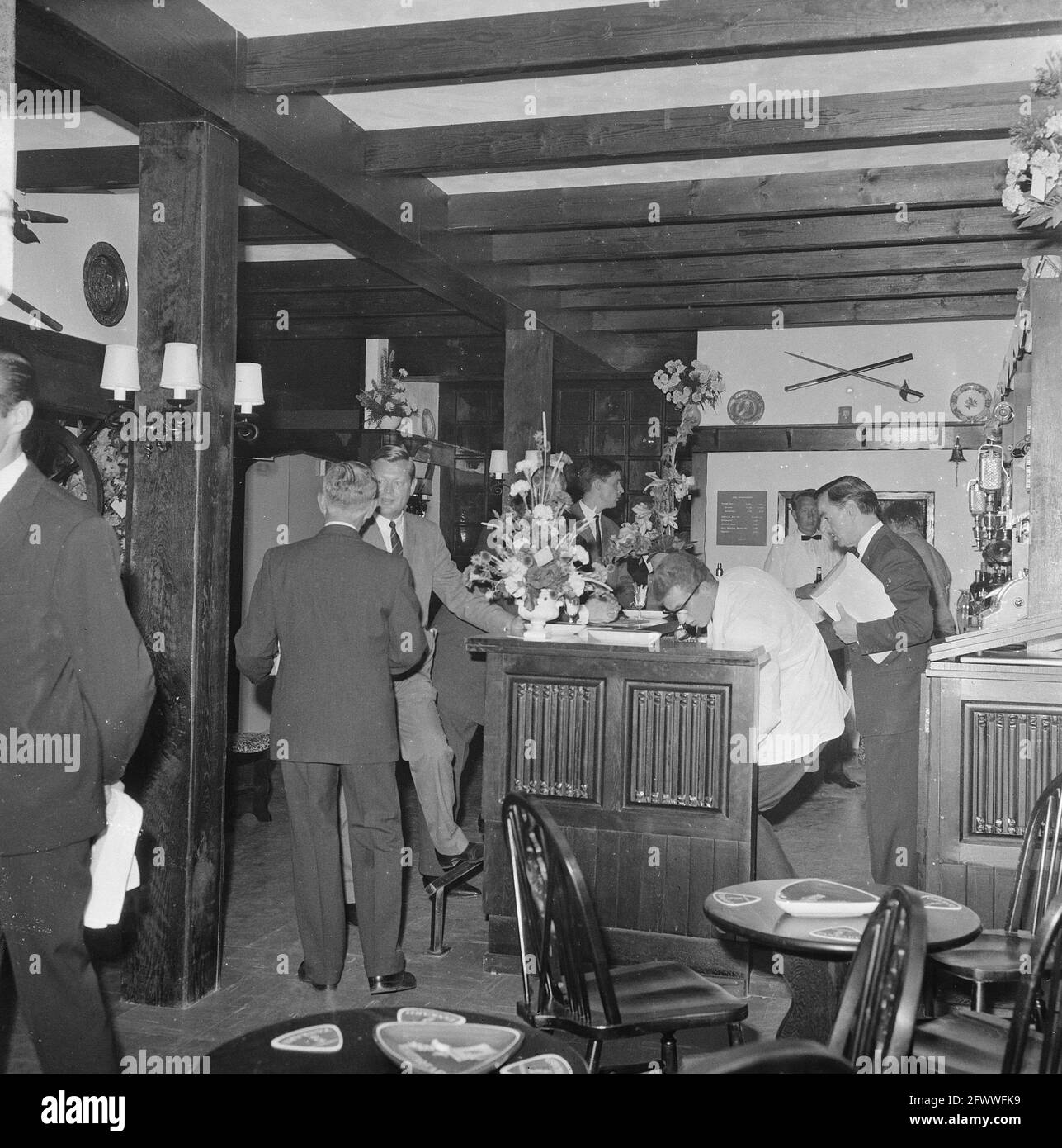 Reveu Black and White Stock Photos & Images - Alamy