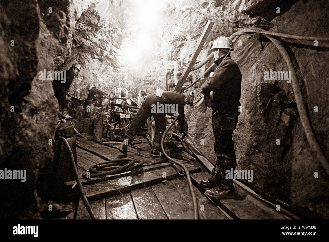 Copper gold silver chile hi-res stock photography and images - Alamy