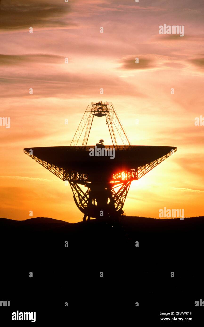 Goldstone Radio Telescope Antenna Stock Photo - Alamy