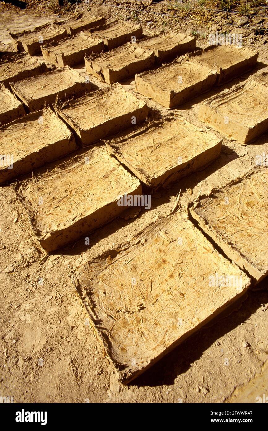 Ancient adobe structures hi-res stock photography and images - Alamy