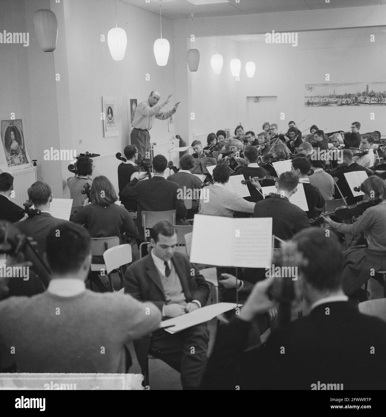 Commissioned student orchestra hi-res stock photography and images - Alamy