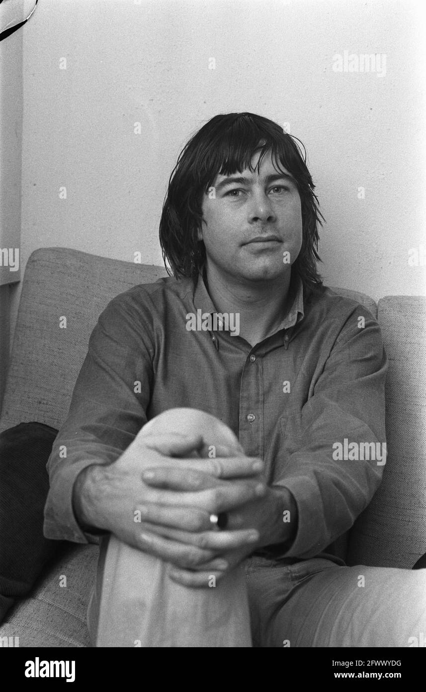 Assignment Volkskrant, Peter Rike, headline, 9 December 1971, portraits ...