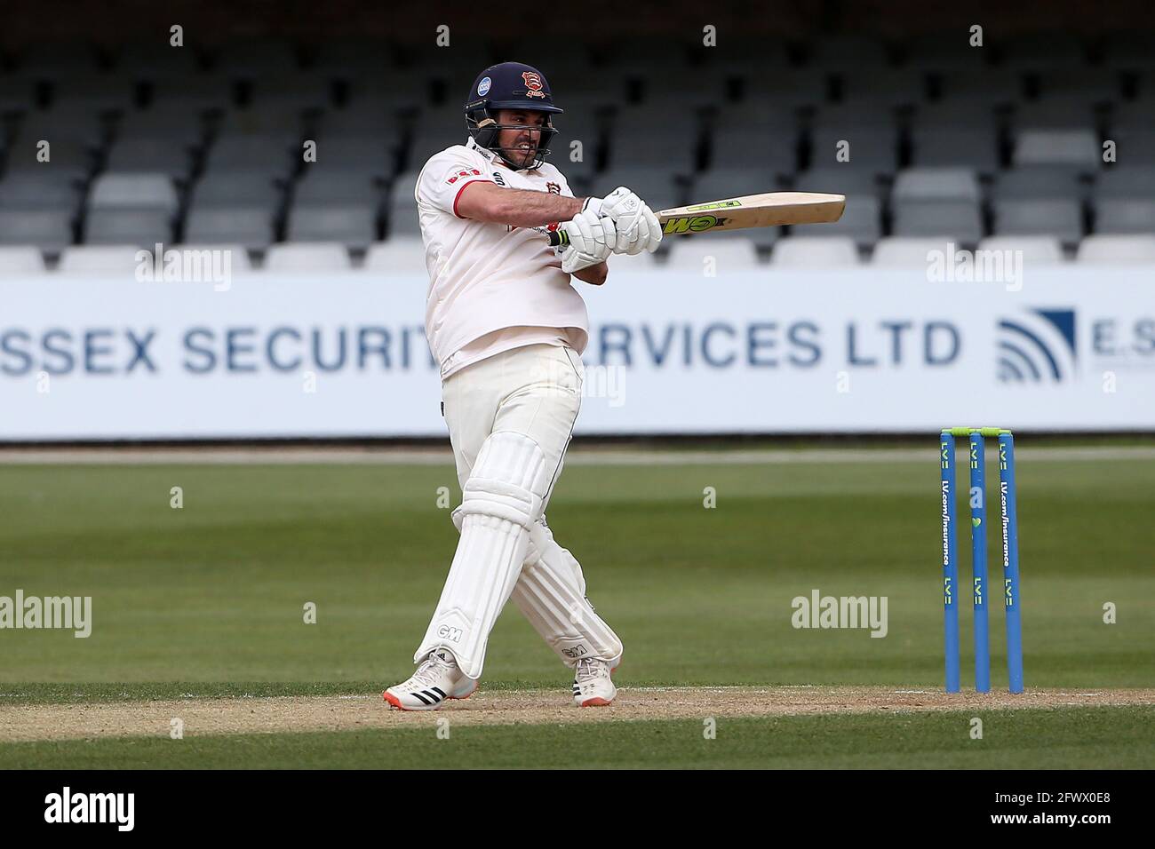 Ryan ten Doeschate hits 4 runs for Essex during Essex CCC vs ...