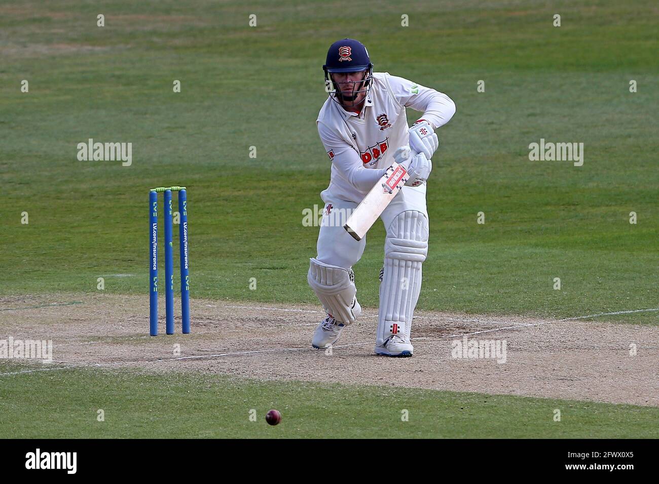 Simon Harmer in batting action for Essex during Warwickshire CCC vs ...