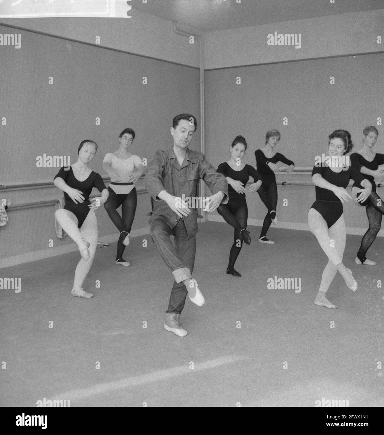 English choreographer Michel Holmes at Rotterdam Ballet Academy ...