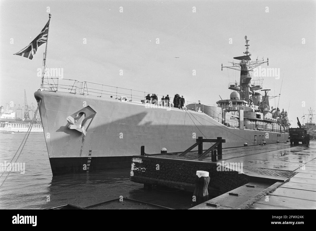 English frigates hi-res stock photography and images - Alamy