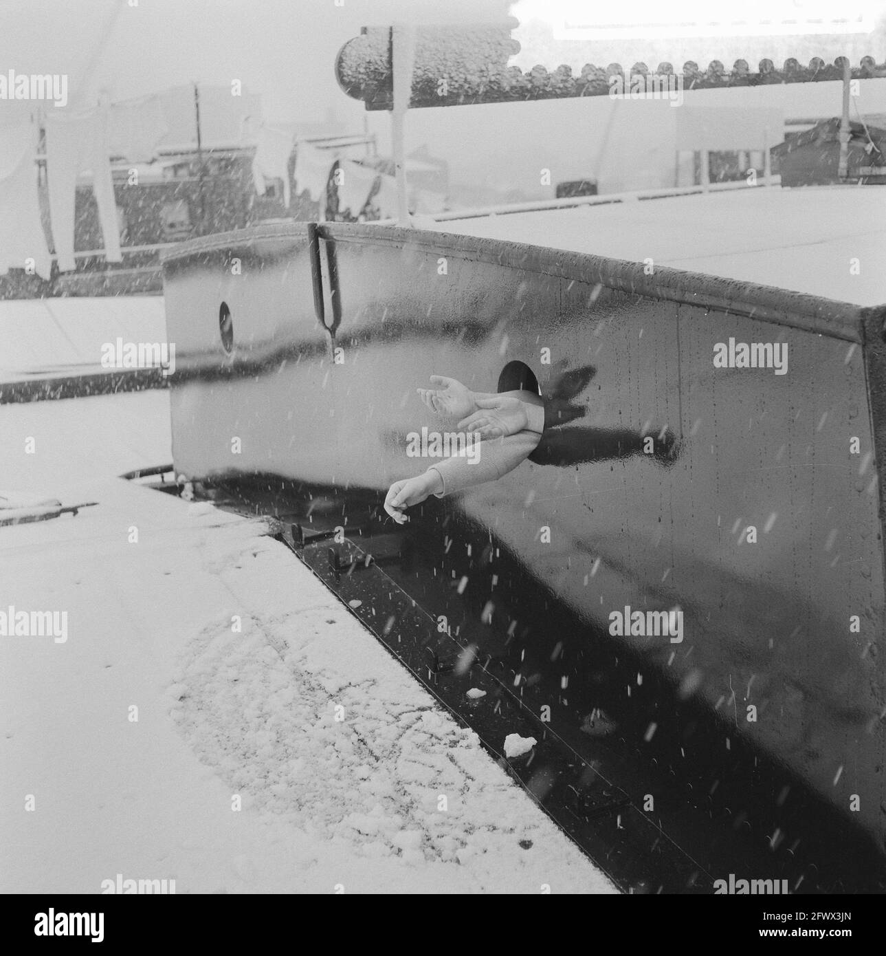 Assignments skippers family snow hi-res stock photography and images ...